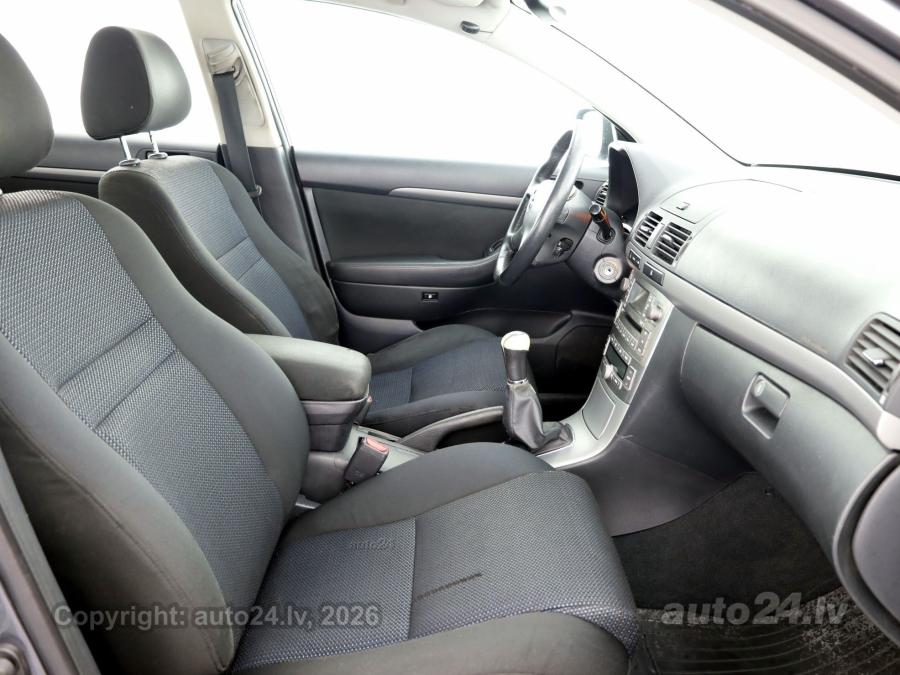 Pelēks Toyota Avensis 2007 Tallina, ar dzinēja tilpumu 2.00 L un nobraukumu 268 tūkst. km par 1599 €, foto 7 vietnē AUTOMOTO.COM.LV