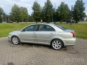 Grey Toyota Avensis 2007 in Riga, with an engine capacity of 2.40 L and mileage of 163 thousand km for 3000 €, photo 3 on AUTOMOTO.COM.LV
