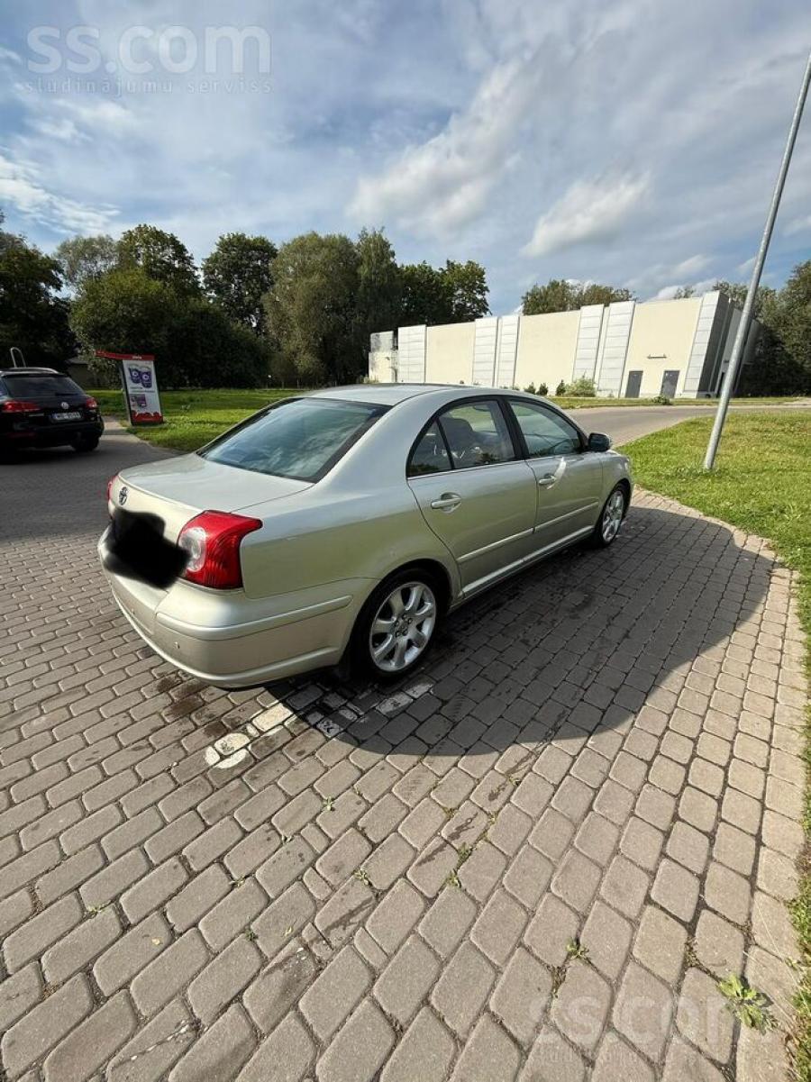 Grey Toyota Avensis 2007 in Riga, with an engine capacity of 2.40 L and mileage of 163 thousand km for 3000 €, photo 5 on AUTOMOTO.COM.LV