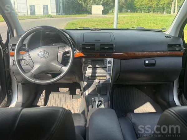 Pelēks Toyota Avensis 2007 Rīga, ar dzinēja tilpumu 2.40 L un nobraukumu 163 tūkst. km par 3000 €, foto 9 vietnē AUTOMOTO.COM.LV