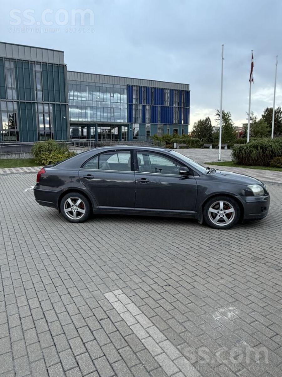 Pelēks Toyota Avensis 2007 Jēkabpils, ar dzinēja tilpumu 2.20 L un nobraukumu 416 tūkst. km par 1850 €, foto 4 vietnē AUTOMOTO.COM.LV