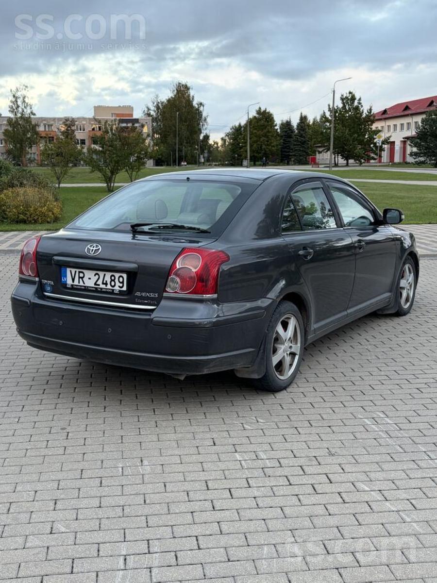 Pelēks Toyota Avensis 2007 Jēkabpils, ar dzinēja tilpumu 2.20 L un nobraukumu 416 tūkst. km par 1850 €, foto 5 vietnē AUTOMOTO.COM.LV