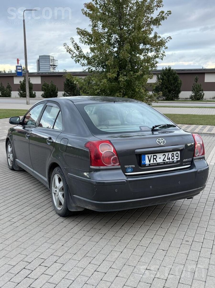 Pelēks Toyota Avensis 2007 Jēkabpils, ar dzinēja tilpumu 2.20 L un nobraukumu 416 tūkst. km par 1850 €, foto 6 vietnē AUTOMOTO.COM.LV