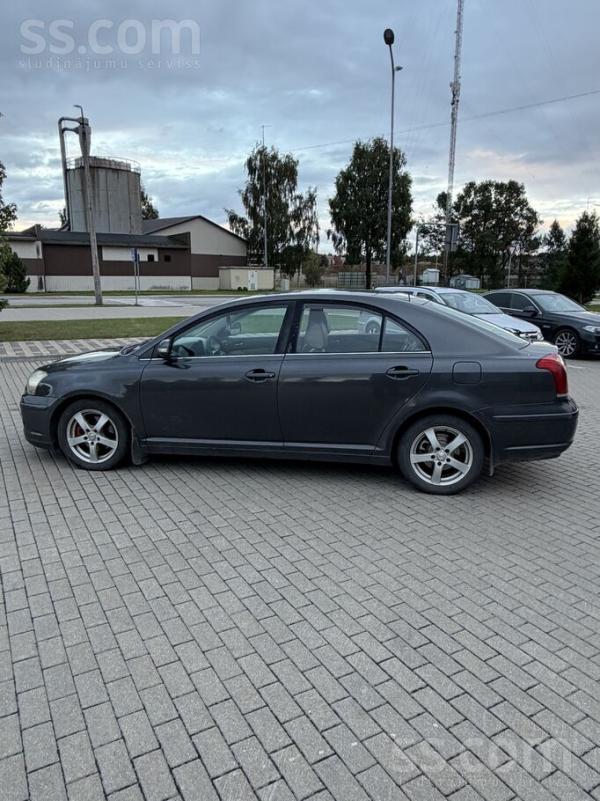 Pelēks Toyota Avensis 2007 Jēkabpils, ar dzinēja tilpumu 2.20 L un nobraukumu 416 tūkst. km par 1850 €, foto 7 vietnē AUTOMOTO.COM.LV