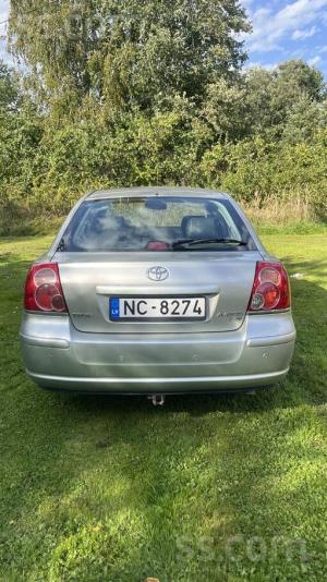 Grey Toyota Avensis 2007 in Balvi, with an engine capacity of 2.00 L and mileage of 292 thousand km for 2500 €, photo 4 on AUTOMOTO.COM.LV