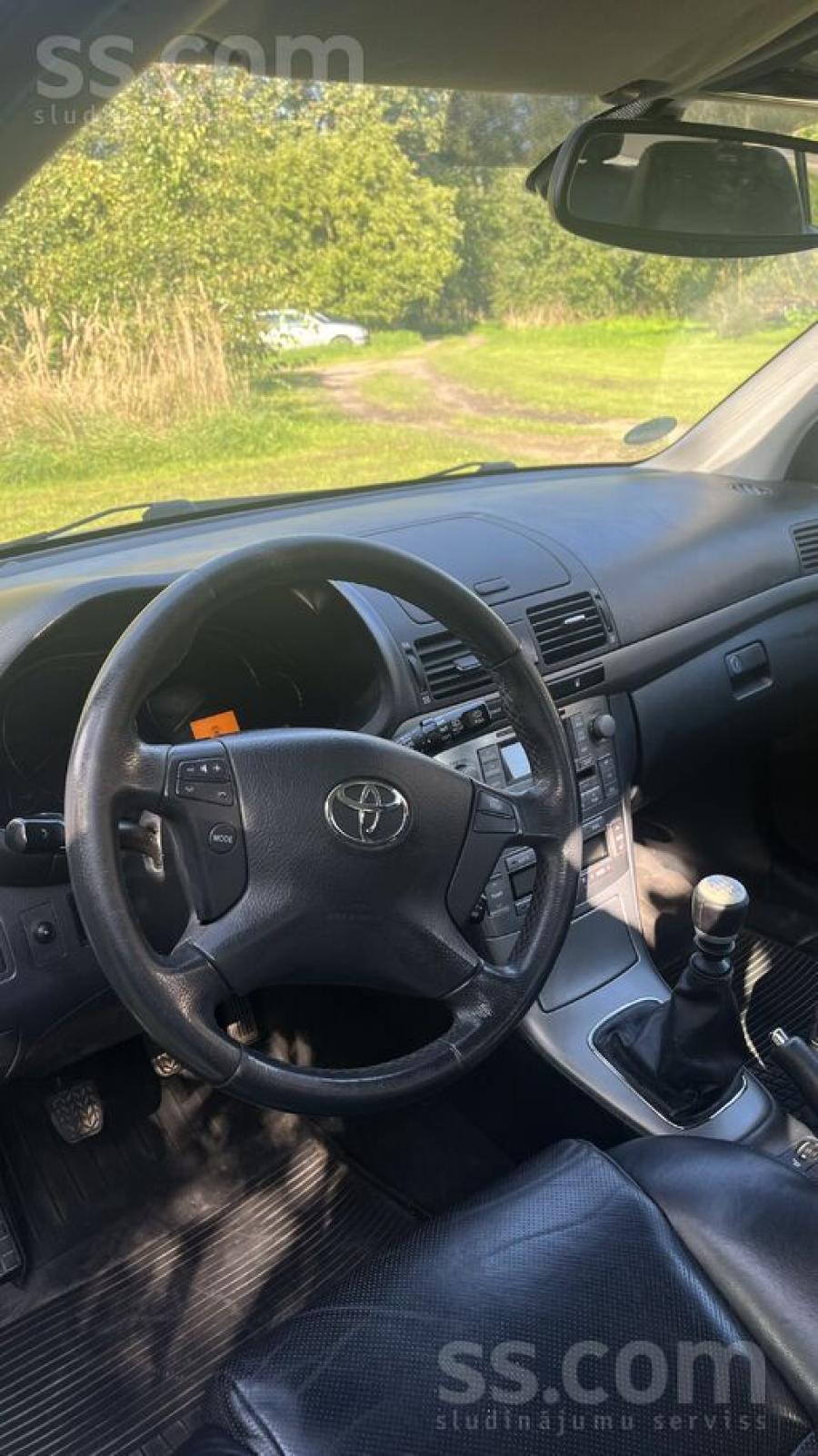 Grey Toyota Avensis 2007 in Balvi, with an engine capacity of 2.00 L and mileage of 292 thousand km for 2500 €, photo 5 on AUTOMOTO.COM.LV