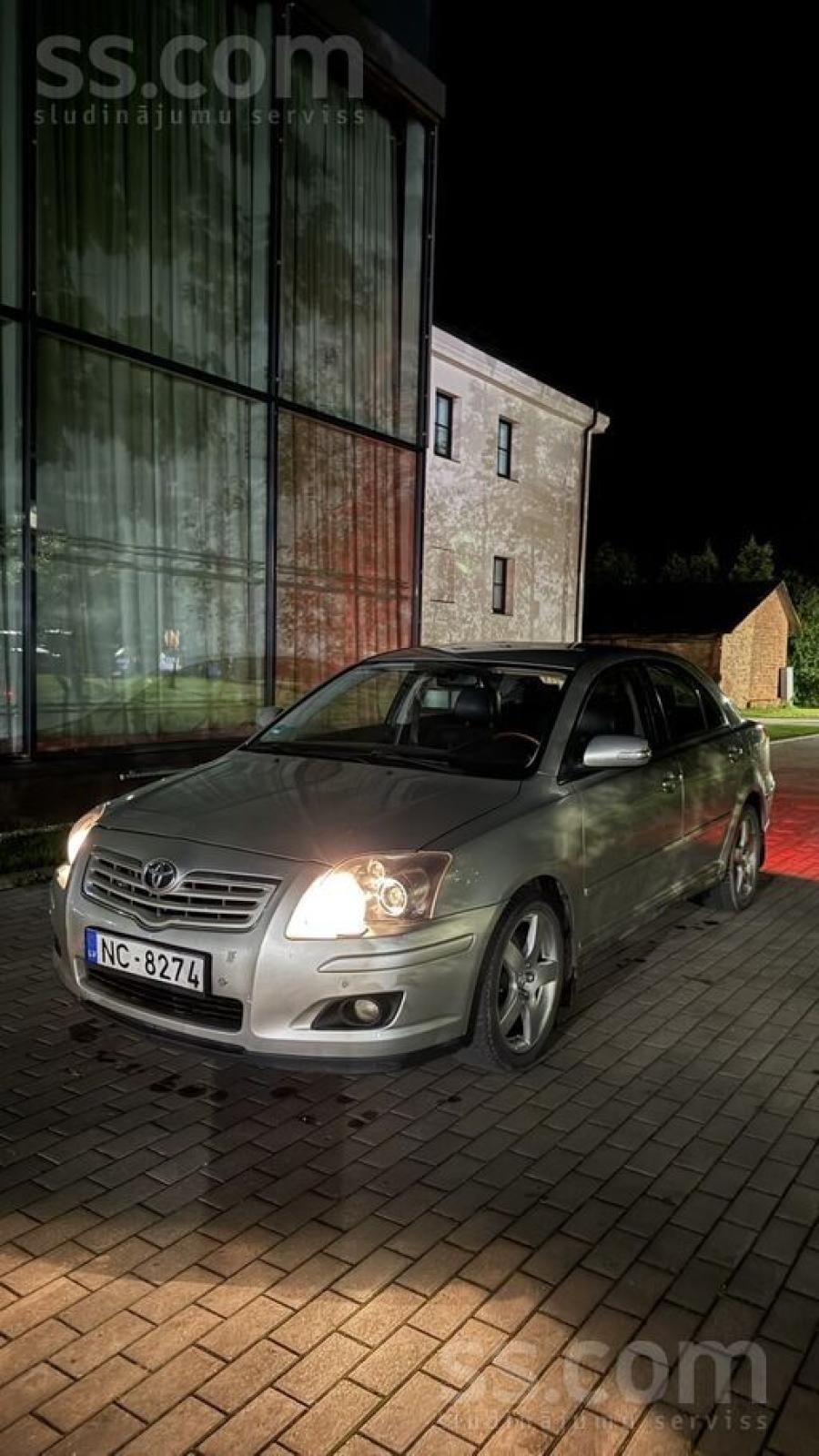 Grey Toyota Avensis 2007 in Balvi, with an engine capacity of 2.00 L and mileage of 292 thousand km for 2500 €, photo 12 on AUTOMOTO.COM.LV