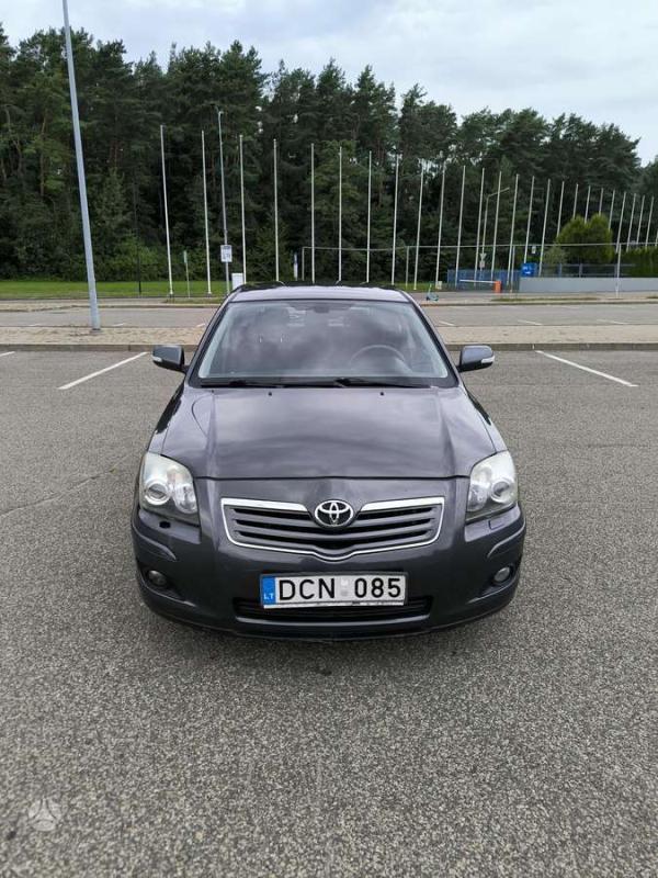 Toyota Avensis 2007 Viļņa vietnē Pelēks Toyota Avensis 2007 Viļņa, ar dzinēja tilpumu 2.00 L un nobraukumu 361 tūkst. km par 1200 €, foto 1 vietnē AUTOMOTO.COM.LV