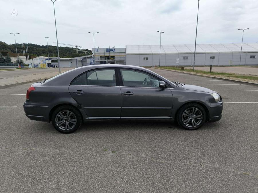Pelēks Toyota Avensis 2007 Viļņa, ar dzinēja tilpumu 2.00 L un nobraukumu 361 tūkst. km par 1200 €, foto 3 vietnē AUTOMOTO.COM.LV