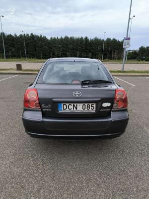 Pelēks Toyota Avensis 2007 Viļņa, ar dzinēja tilpumu 2.00 L un nobraukumu 361 tūkst. km par 1200 €, foto 4 vietnē AUTOMOTO.COM.LV