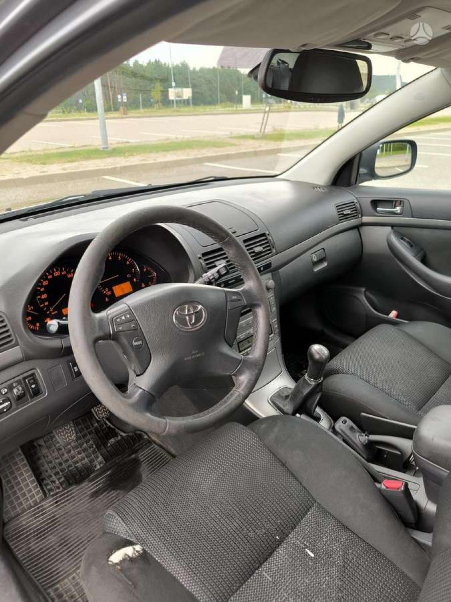 Pelēks Toyota Avensis 2007 Viļņa, ar dzinēja tilpumu 2.00 L un nobraukumu 361 tūkst. km par 1200 €, foto 7 vietnē AUTOMOTO.COM.LV