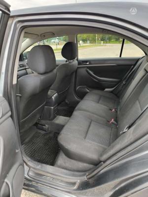 Pelēks Toyota Avensis 2007 Viļņa, ar dzinēja tilpumu 2.00 L un nobraukumu 361 tūkst. km par 1200 €, foto 8 vietnē AUTOMOTO.COM.LV