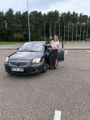 Pelēks Toyota Avensis 2007 Viļņa, ar dzinēja tilpumu 2.00 L un nobraukumu 361 tūkst. km par 1200 €, foto 13 vietnē AUTOMOTO.COM.LV