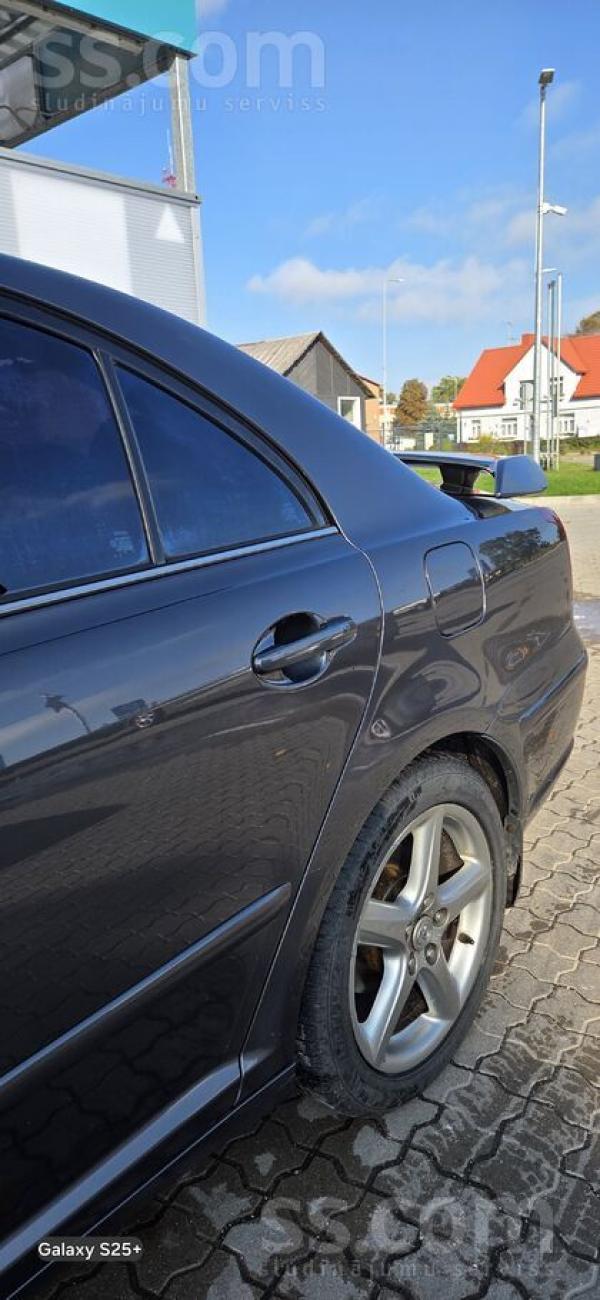 Pelēks Toyota Avensis 2007 Kuldīga, ar dzinēja tilpumu 2.20 L un nobraukumu 283 tūkst. km par 1650 €, foto 5 vietnē AUTOMOTO.COM.LV