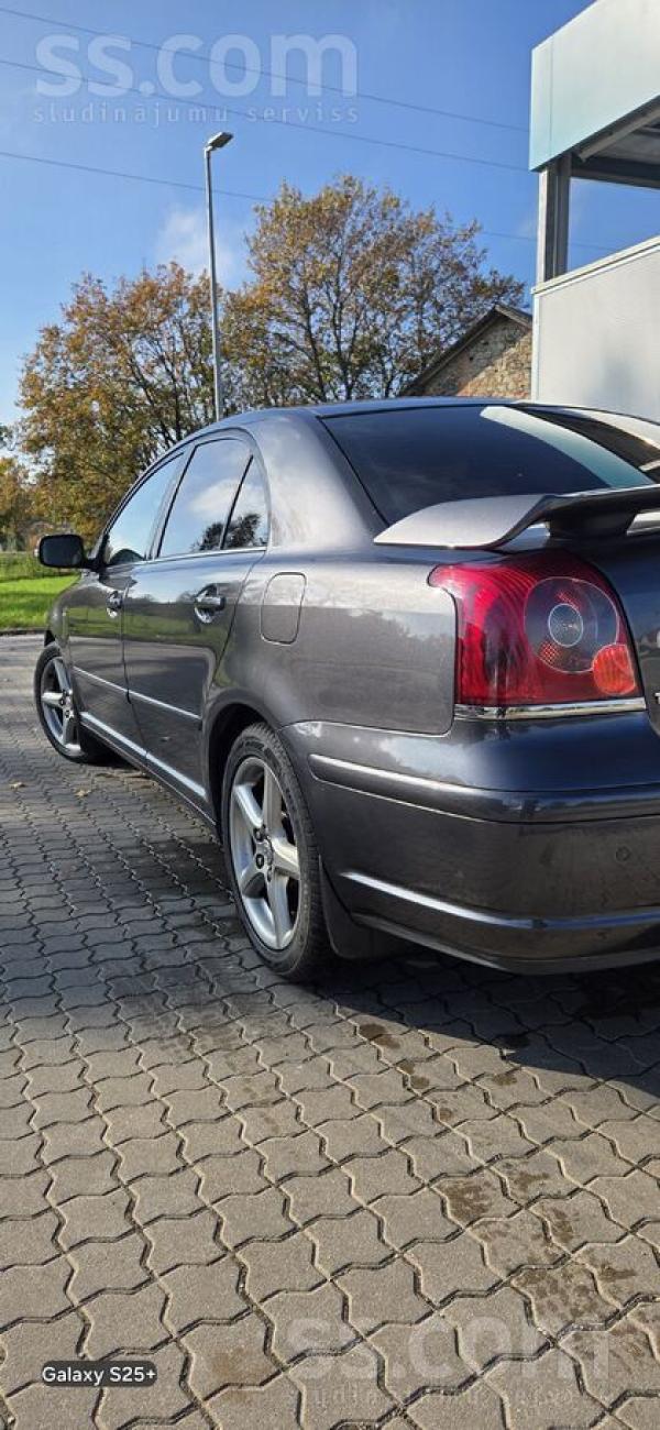 Pelēks Toyota Avensis 2007 Kuldīga, ar dzinēja tilpumu 2.20 L un nobraukumu 283 tūkst. km par 1650 €, foto 6 vietnē AUTOMOTO.COM.LV