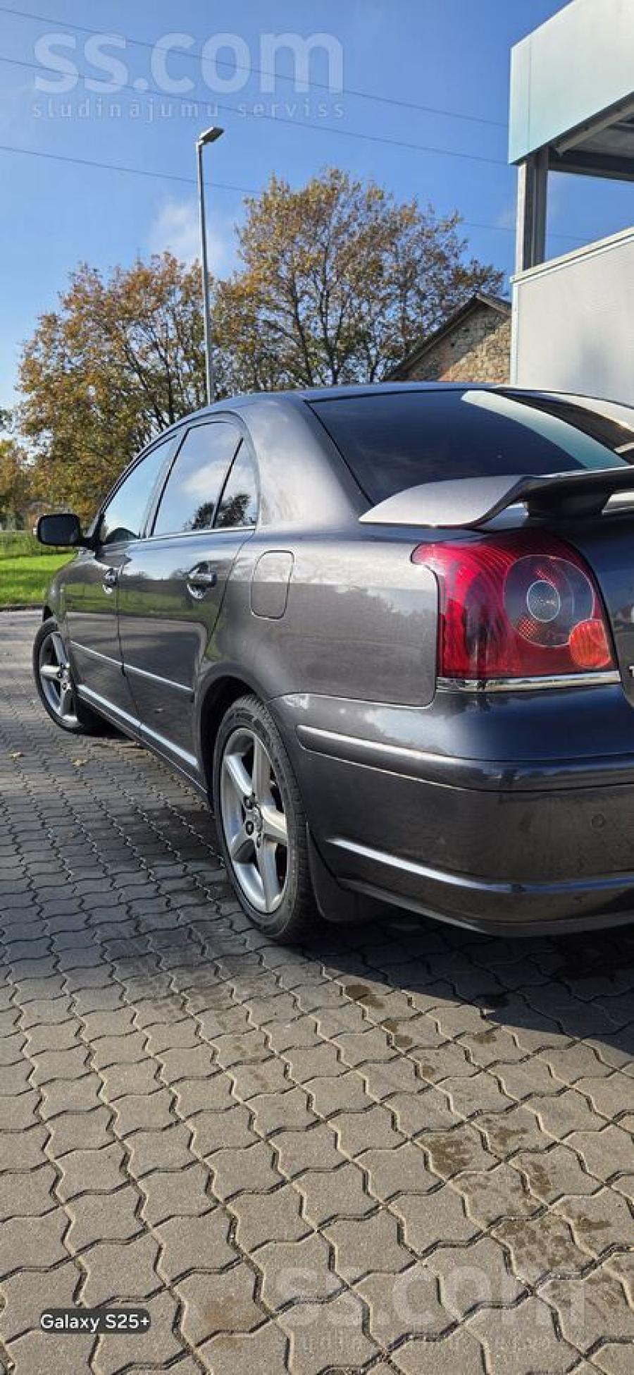 Pelēks Toyota Avensis 2007 Kuldīga, ar dzinēja tilpumu 2.20 L un nobraukumu 283 tūkst. km par 1650 €, foto 6 vietnē AUTOMOTO.COM.LV