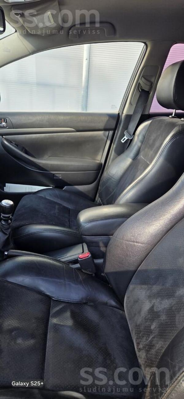 Pelēks Toyota Avensis 2007 Kuldīga, ar dzinēja tilpumu 2.20 L un nobraukumu 283 tūkst. km par 1650 €, foto 9 vietnē AUTOMOTO.COM.LV