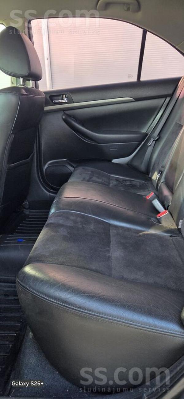 Pelēks Toyota Avensis 2007 Kuldīga, ar dzinēja tilpumu 2.20 L un nobraukumu 283 tūkst. km par 1650 €, foto 10 vietnē AUTOMOTO.COM.LV