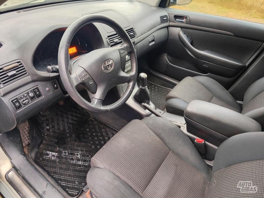 Pelēks Toyota Avensis 2008 Viļņa, ar dzinēja tilpumu 2.00 L un nobraukumu 240 tūkst. km par 2000 €, foto 7 vietnē AUTOMOTO.COM.LV