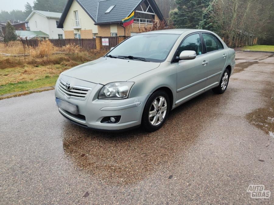 Pelēks Toyota Avensis 2008 Viļņa, ar dzinēja tilpumu 2.00 L un nobraukumu 239 tūkst. km par 1500 €, foto 1 vietnē AUTOMOTO.COM.LV