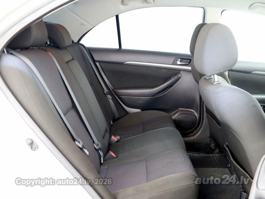 Серый Тойота Авенсис 2008 в Таллин, объемом двигателя 2.00 л и пробегом 195 тыс. км за 2699 €, фото 8 на AUTOMOTO.COM.LV
