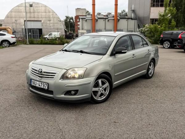 Grey Toyota Avensis 2008 in Jelgava, with an engine capacity of 2.00 L and mileage of 285 thousand km for 1750 €, photo 3 on AUTOMOTO.COM.LV