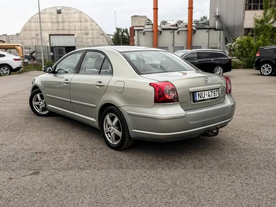 Pelēks Toyota Avensis 2008 Jelgava, ar dzinēja tilpumu 2.00 L un nobraukumu 285 tūkst. km par 1750 €, foto 7 vietnē AUTOMOTO.COM.LV