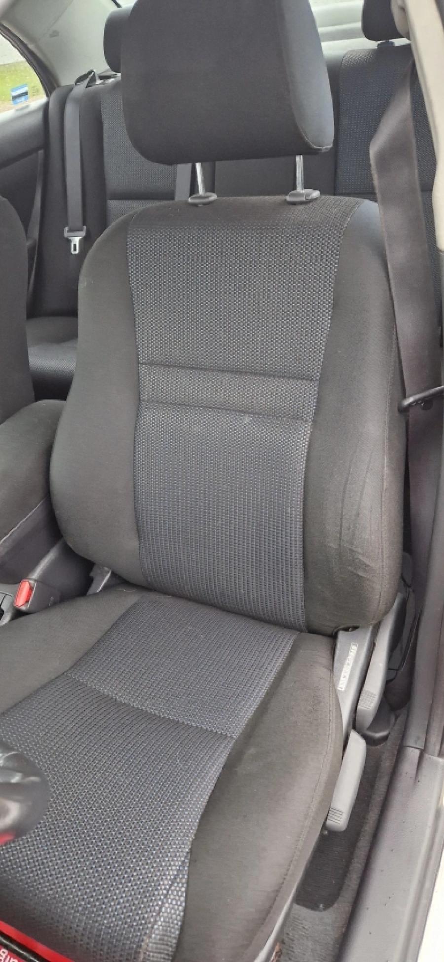Pelēks Toyota Avensis 2008 Rīga, ar dzinēja tilpumu 2.00 L un nobraukumu 260 tūkst. km par 3450 €, foto 14 vietnē AUTOMOTO.COM.LV