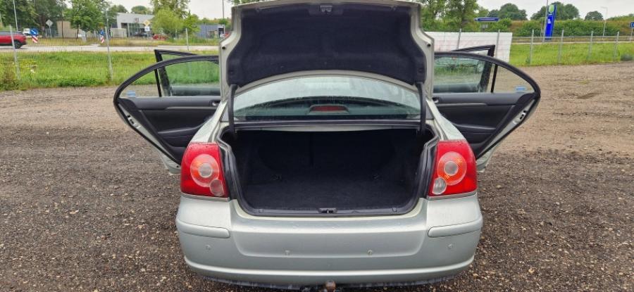 Pelēks Toyota Avensis 2008 Rīga, ar dzinēja tilpumu 2.00 L un nobraukumu 260 tūkst. km par 3450 €, foto 25 vietnē AUTOMOTO.COM.LV