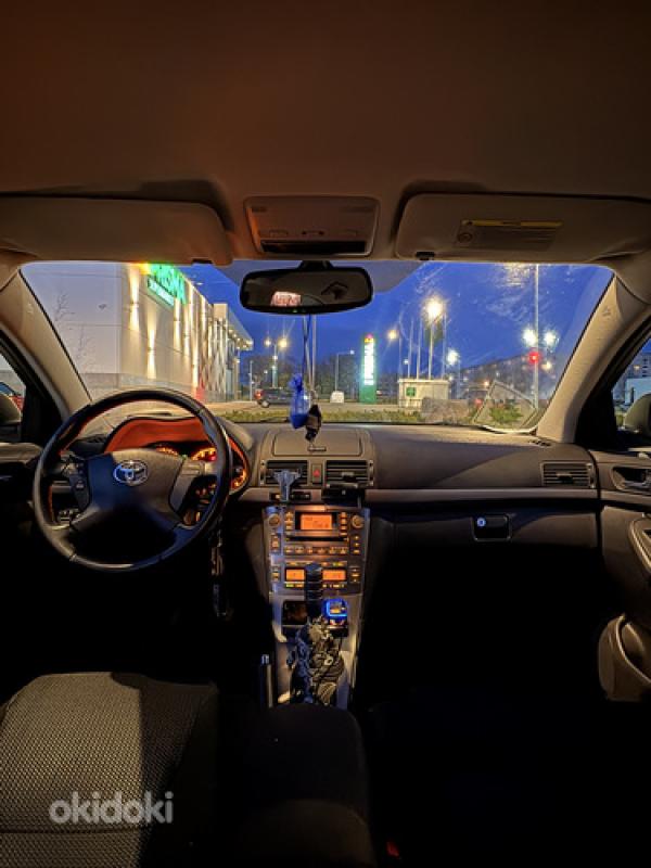 Pelēks Toyota Avensis 2008 Mardu, ar dzinēja tilpumu 2.00 L un nobraukumu 195 tūkst. km par 3500 €, foto 5 vietnē AUTOMOTO.COM.LV