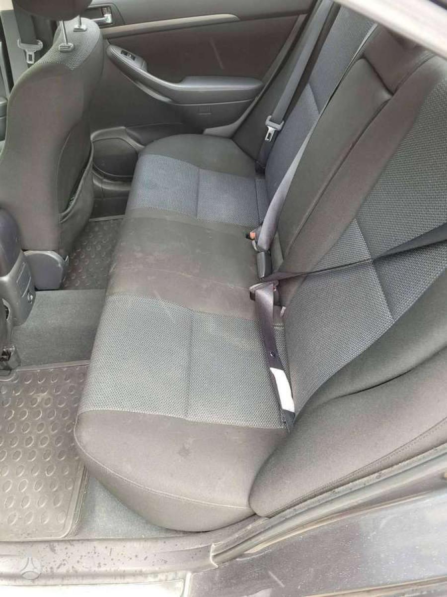 Pelēks Toyota Avensis 2008 Šilutė, ar dzinēja tilpumu 2.00 L un nobraukumu 107 tūkst. km par 3700 €, foto 8 vietnē AUTOMOTO.COM.LV