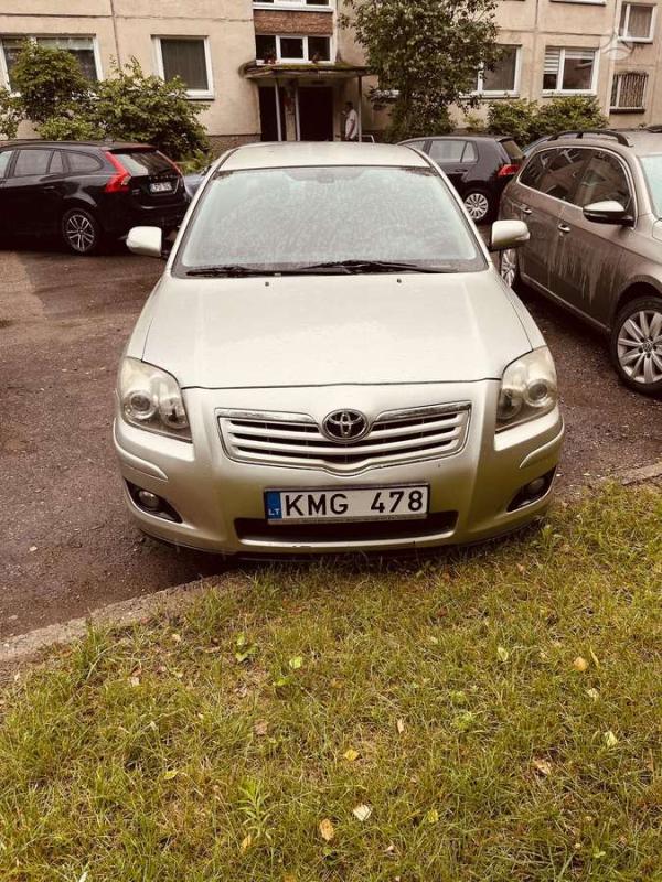 Grey Toyota Avensis 2008 in Vilnius, with an engine capacity of 1.79 L and mileage of 260 thousand km for 3000 €, photo 1 on AUTOMOTO.COM.LV