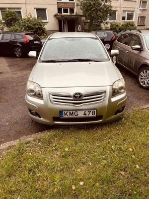 Pelēks Toyota Avensis 2008 Viļņa, ar dzinēja tilpumu 1.79 L un nobraukumu 260 tūkst. km par 3000 €, foto  vietnē AUTOMOTO.COM.LV