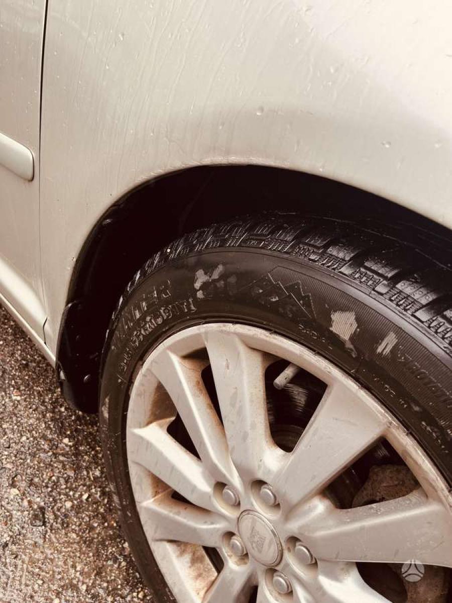 Pelēks Toyota Avensis 2008 Viļņa, ar dzinēja tilpumu 1.79 L un nobraukumu 260 tūkst. km par 3000 €, foto 4 vietnē AUTOMOTO.COM.LV