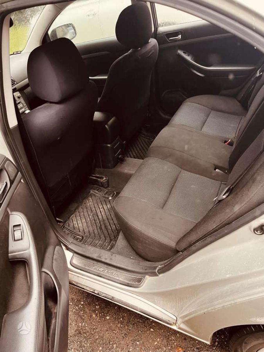 Pelēks Toyota Avensis 2008 Viļņa, ar dzinēja tilpumu 1.79 L un nobraukumu 260 tūkst. km par 3000 €, foto 5 vietnē AUTOMOTO.COM.LV