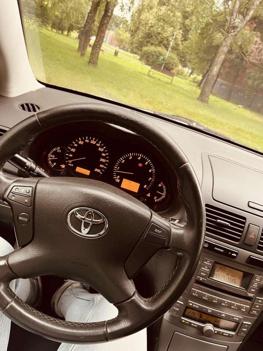Pelēks Toyota Avensis 2008 Viļņa, ar dzinēja tilpumu 1.79 L un nobraukumu 260 tūkst. km par 3000 €, foto 12 vietnē AUTOMOTO.COM.LV