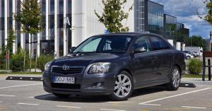 Pelēks Toyota Avensis 2008 Viļņa, ar dzinēja tilpumu 2.00 L un nobraukumu 108 tūkst. km par 4900 €, foto 4 vietnē AUTOMOTO.COM.LV