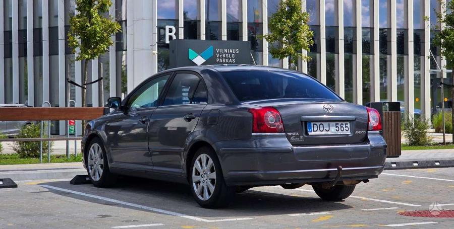Pelēks Toyota Avensis 2008 Viļņa, ar dzinēja tilpumu 2.00 L un nobraukumu 108 tūkst. km par 4900 €, foto 7 vietnē AUTOMOTO.COM.LV