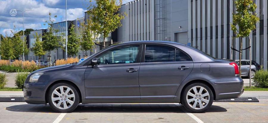 Pelēks Toyota Avensis 2008 Viļņa, ar dzinēja tilpumu 2.00 L un nobraukumu 108 tūkst. km par 4900 €, foto 8 vietnē AUTOMOTO.COM.LV