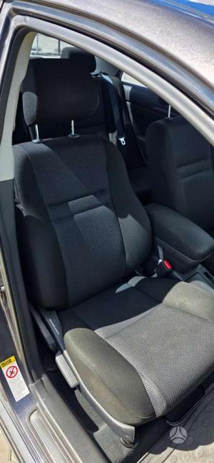 Pelēks Toyota Avensis 2008 Viļņa, ar dzinēja tilpumu 2.00 L un nobraukumu 108 tūkst. km par 4900 €, foto 13 vietnē AUTOMOTO.COM.LV