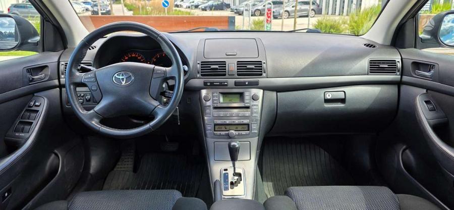 Pelēks Toyota Avensis 2008 Viļņa, ar dzinēja tilpumu 2.00 L un nobraukumu 108 tūkst. km par 4900 €, foto 15 vietnē AUTOMOTO.COM.LV