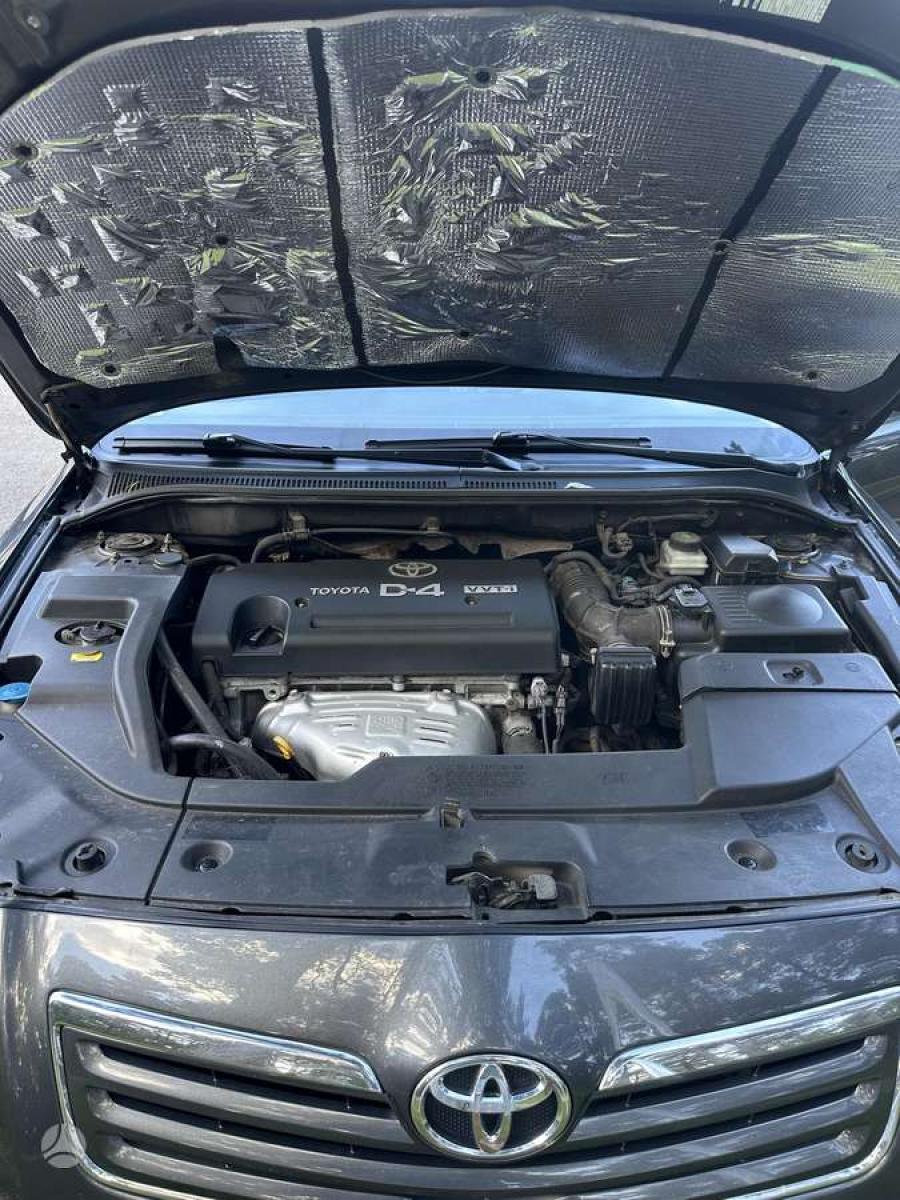 Pelēks Toyota Avensis 2008 Druskininkai, ar dzinēja tilpumu 2.36 L un nobraukumu 183 tūkst. km par 2990 €, foto 7 vietnē AUTOMOTO.COM.LV