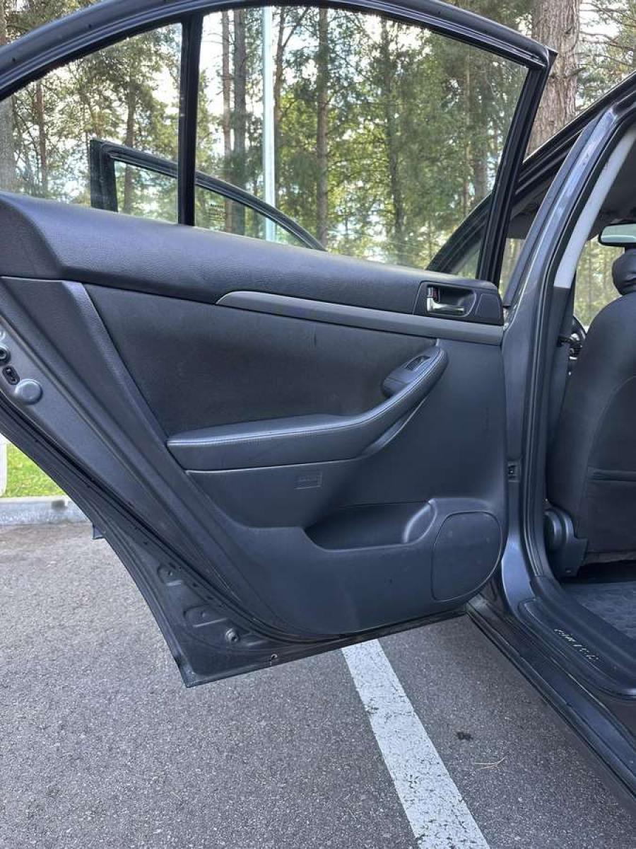 Pelēks Toyota Avensis 2008 Druskininkai, ar dzinēja tilpumu 2.36 L un nobraukumu 183 tūkst. km par 2990 €, foto 8 vietnē AUTOMOTO.COM.LV