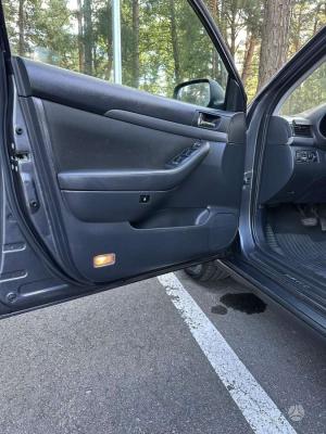 Pelēks Toyota Avensis 2008 Druskininkai, ar dzinēja tilpumu 2.36 L un nobraukumu 183 tūkst. km par 2990 €, foto 9 vietnē AUTOMOTO.COM.LV