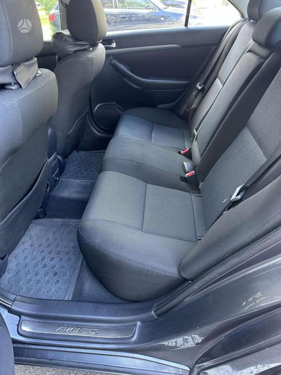 Pelēks Toyota Avensis 2008 Druskininkai, ar dzinēja tilpumu 2.36 L un nobraukumu 183 tūkst. km par 2990 €, foto 14 vietnē AUTOMOTO.COM.LV