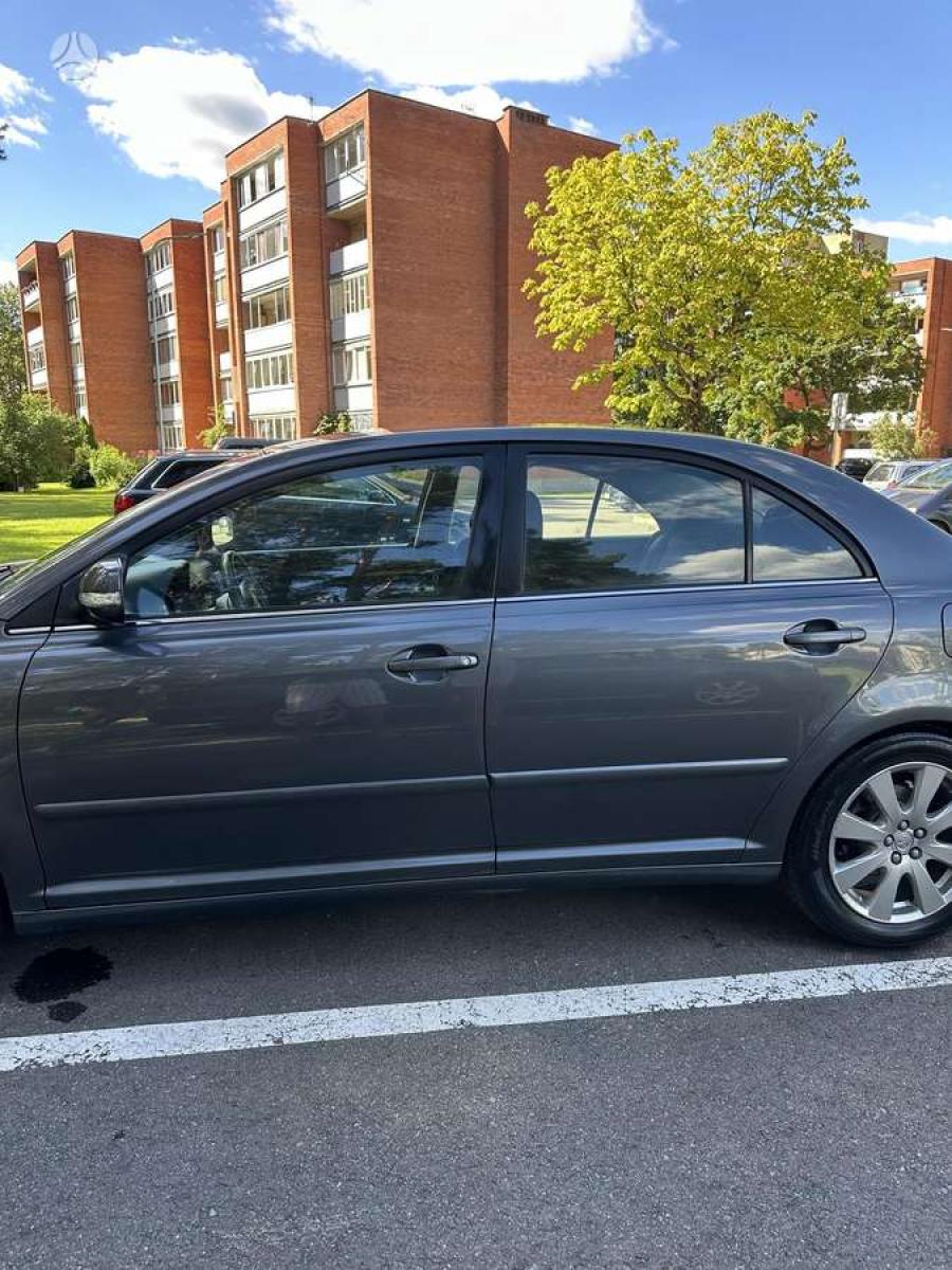 Pelēks Toyota Avensis 2008 Druskininkai, ar dzinēja tilpumu 2.36 L un nobraukumu 183 tūkst. km par 2990 €, foto 20 vietnē AUTOMOTO.COM.LV