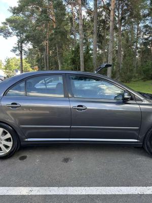 Pelēks Toyota Avensis 2008 Druskininkai, ar dzinēja tilpumu 2.36 L un nobraukumu 183 tūkst. km par 2990 €, foto 24 vietnē AUTOMOTO.COM.LV