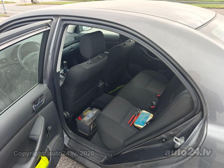 Pelēks Toyota Avensis 2008 Tallina, ar dzinēja tilpumu 1.60 L un nobraukumu 132 tūkst. km par 2000 €, foto 7 vietnē AUTOMOTO.COM.LV