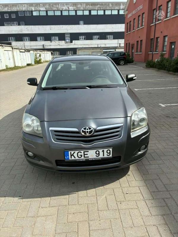 Grey Toyota Avensis 2008 in Kaunas, with an engine capacity of 2.00 L and mileage of 279 thousand km for 2150 €, photo 1 on AUTOMOTO.COM.LV