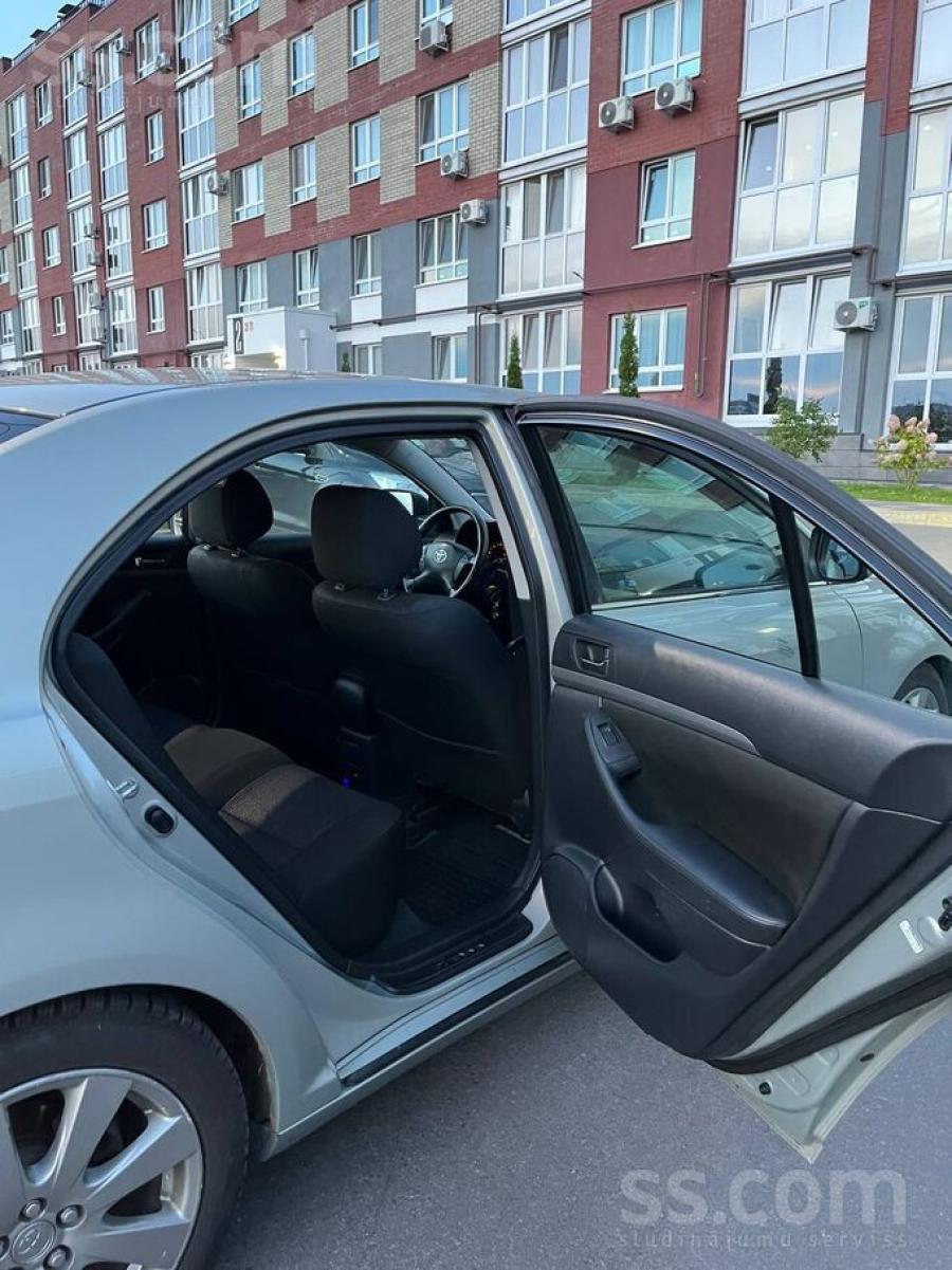 Grey Toyota Avensis 2008 in Riga, with an engine capacity of 2.00 L and mileage of 191 thousand km for 4000 €, photo 8 on AUTOMOTO.COM.LV